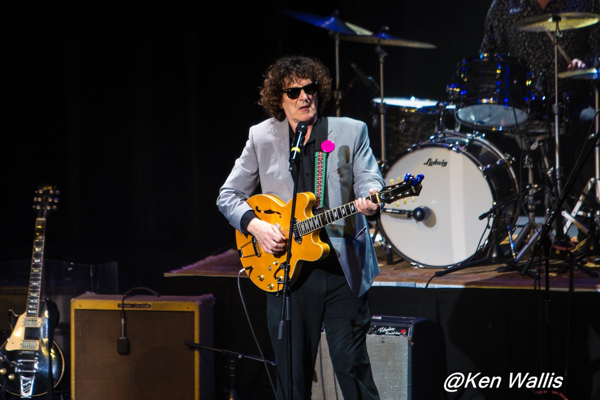 Steve Strongman and local guests rock holiday show - Hamilton City Magazine